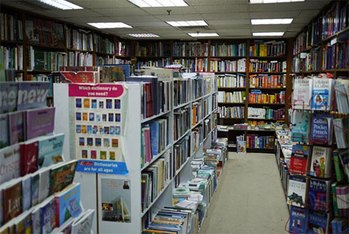 kuwaitbookshop3 – 2:48AM – Entertaining Kuwait since 2003