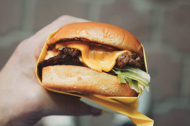 The Best Burger in Kuwait? – 2:48AM – Entertaining Kuwait since 2003