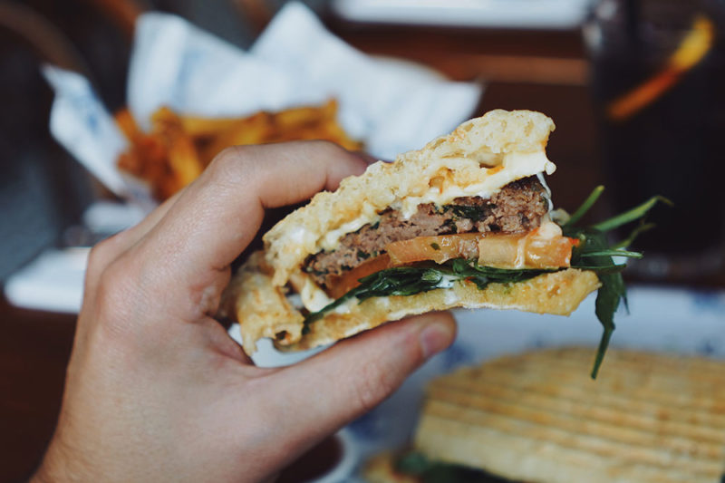 The Best Burger in Kuwait? – 2:48AM – Entertaining Kuwait since 2003