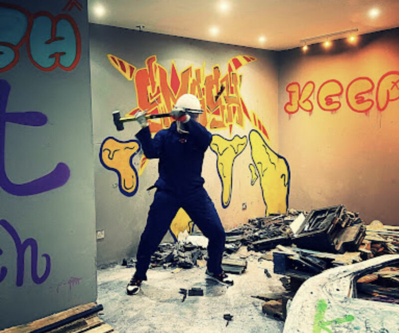 Destroy Things at Smashing Point – 2:48AM – Entertaining Kuwait since 2003