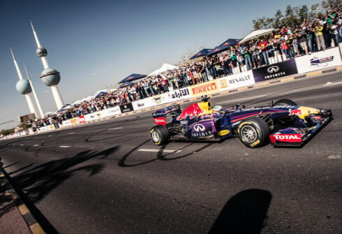 When an F1 Car Raced Down the Gulf Road – 2:48AM – Entertaining Kuwait ...