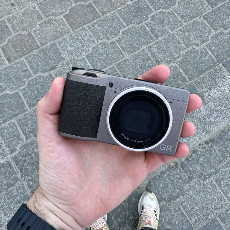 Fuji X100V vs Ricoh GR III Diary Edition – 2:48AM – Entertaining Kuwait ...