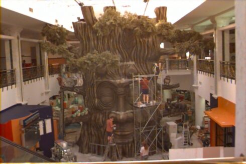 Behind the Magic of the Mothercare Tree! – 2:48AM – Entertaining Kuwait ...