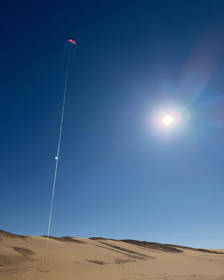 I Didn’t Expect Flying a Kite to Be This Fun – 2:48AM – Entertaining ...